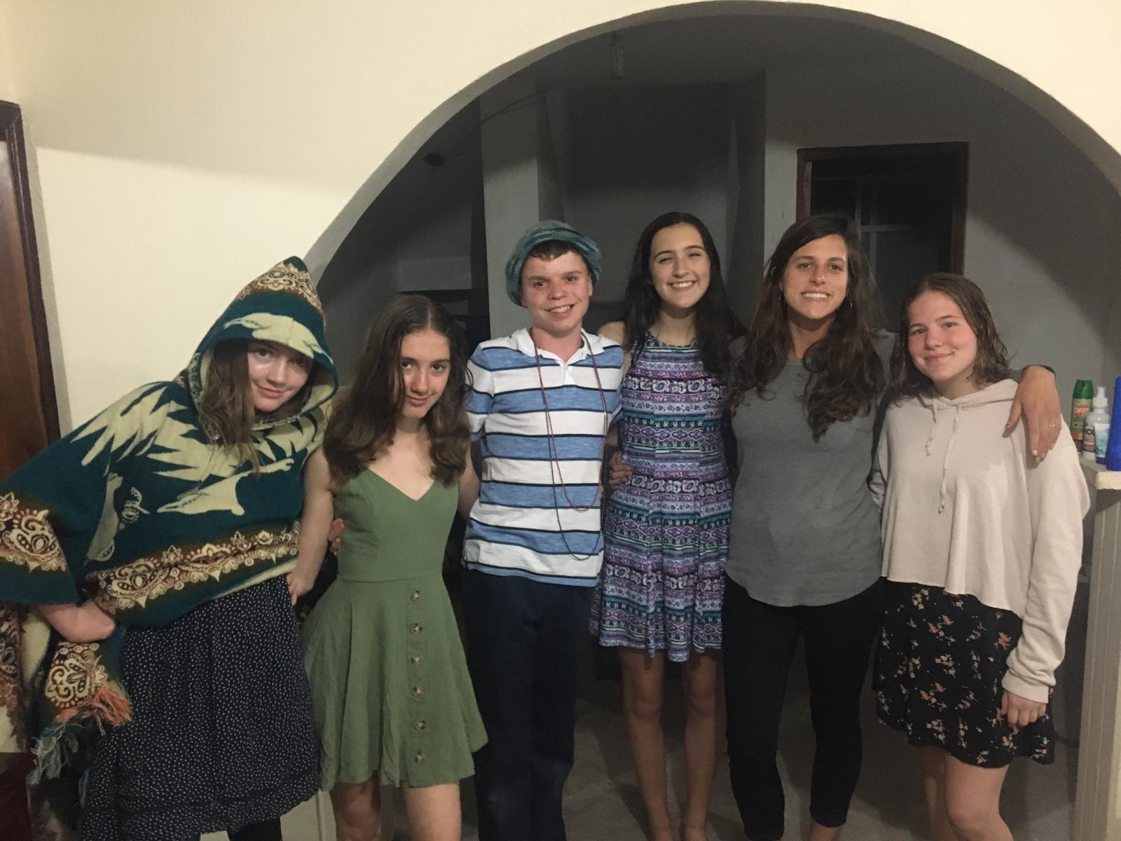 La Despedida – Middle School Ecuador & the Galápagos, Group A